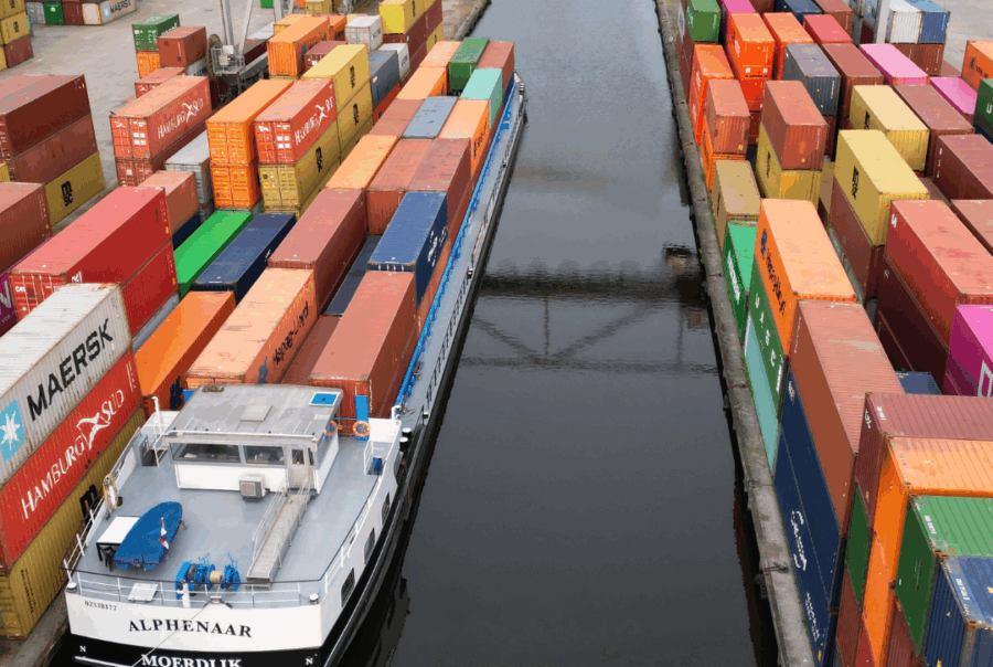 Combined Cargo Terminals havenbedrijf in Moerdijk