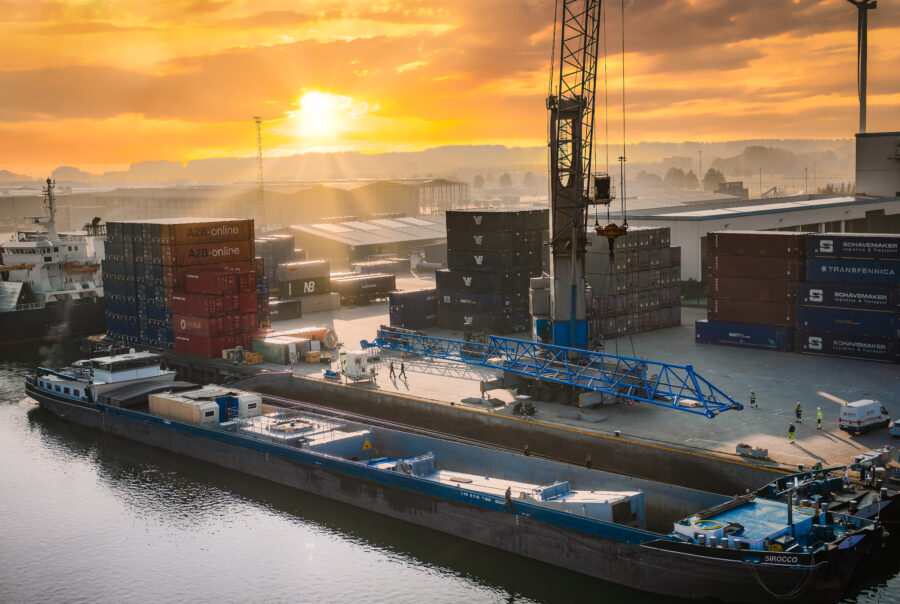 Combined Cargo Terminals havenbedrijf in Moerdijk